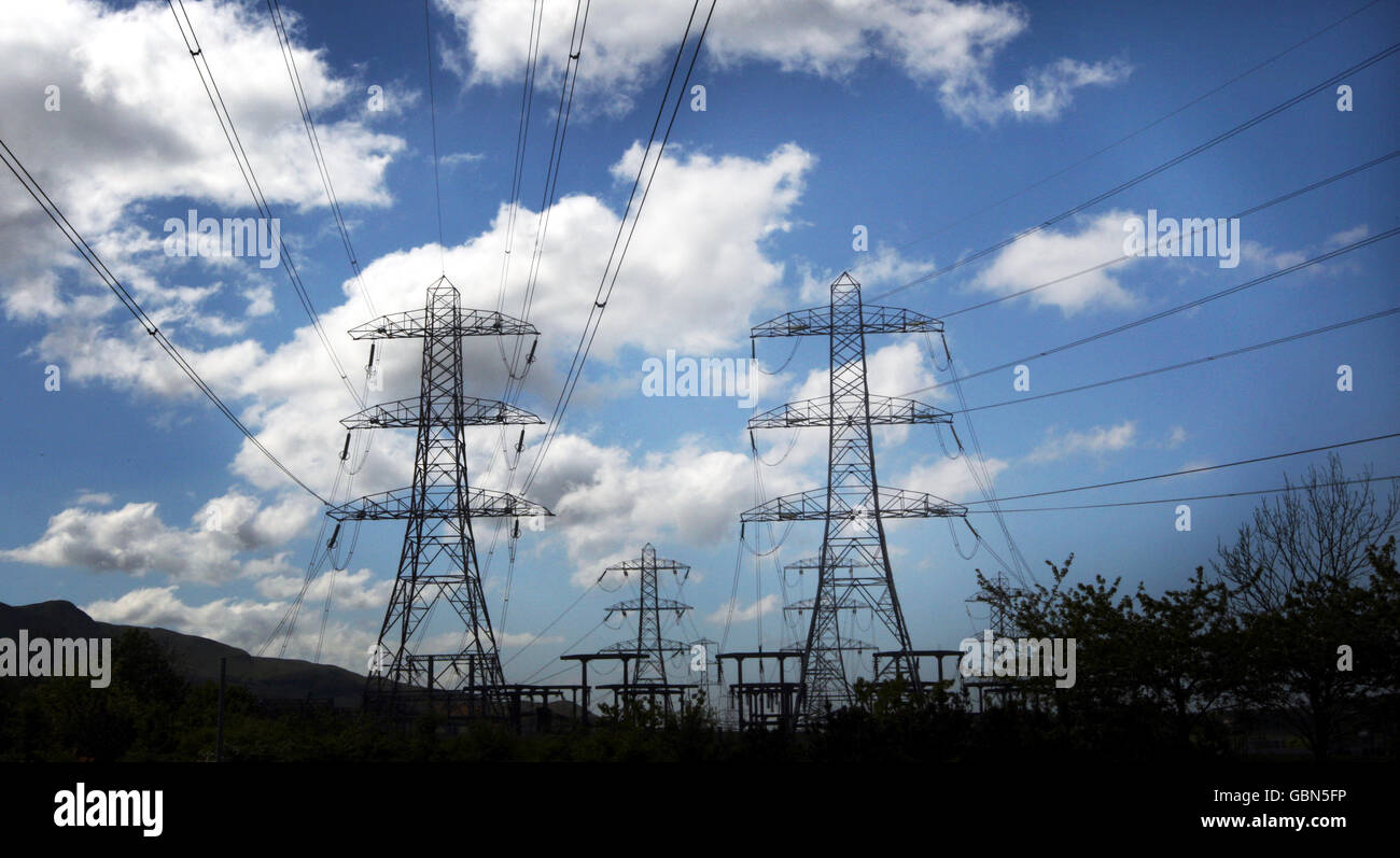 Electricity pylons. Electricity pylons near Edinburgh Stock Photo - Alamy