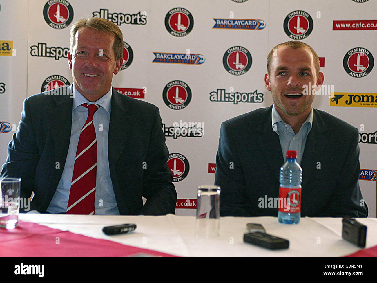 Charlton Athletic's new signing Danny Murphy with manager Alan ...