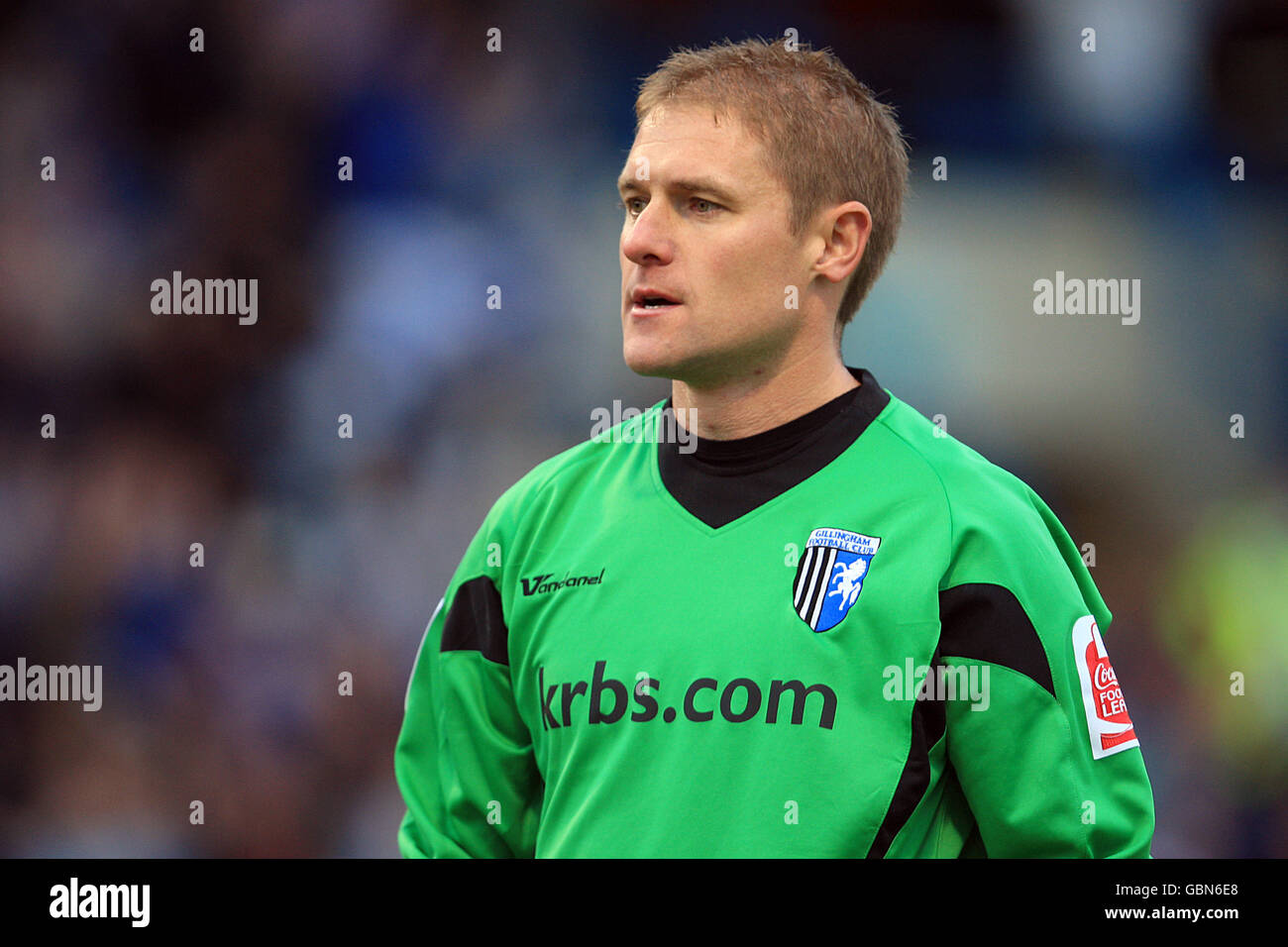 Gillingham goalkeeper simon royce hi-res stock photography and images ...