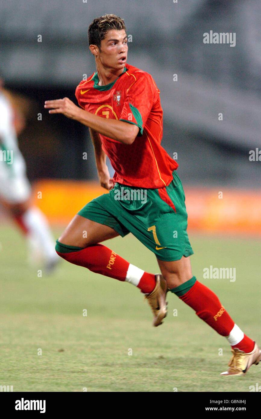 Cristiano ronaldo portugal 2004 hi-res stock photography and images - Alamy