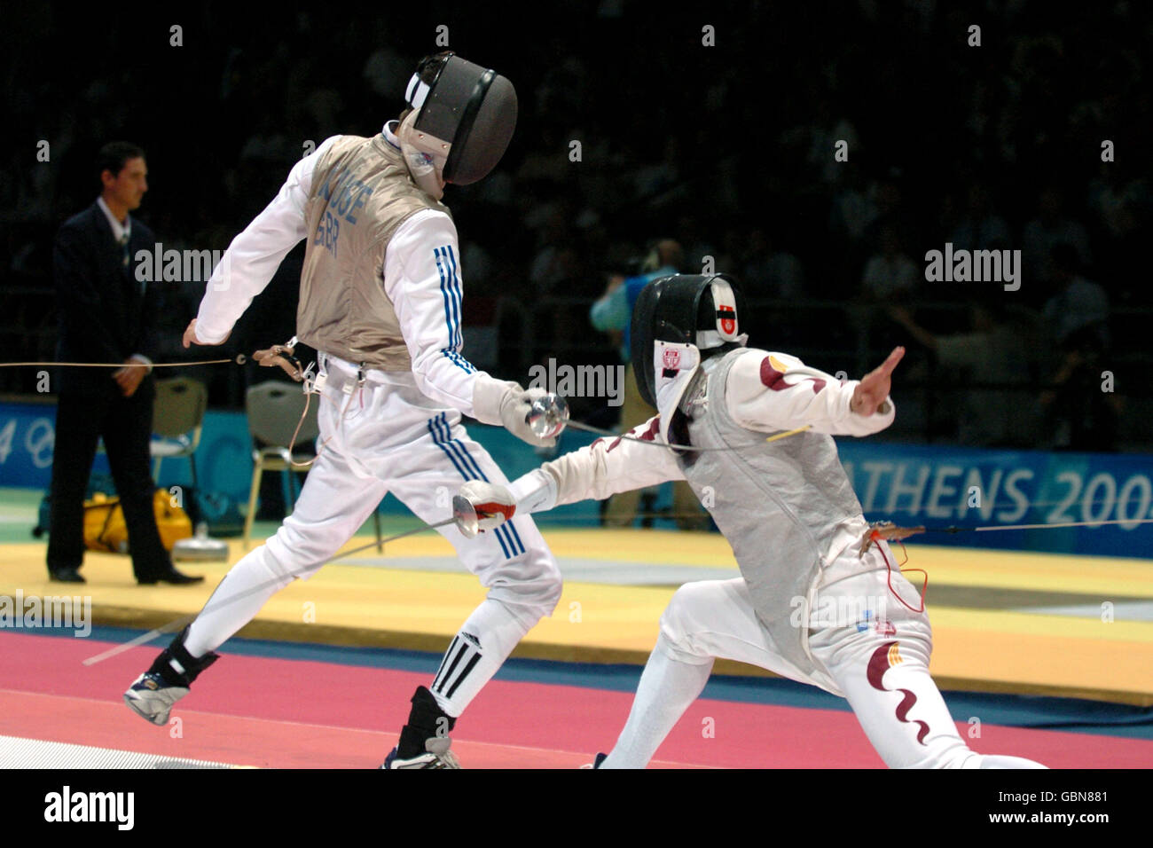2004 athens olympics fencing hi-res stock photography and images - Alamy
