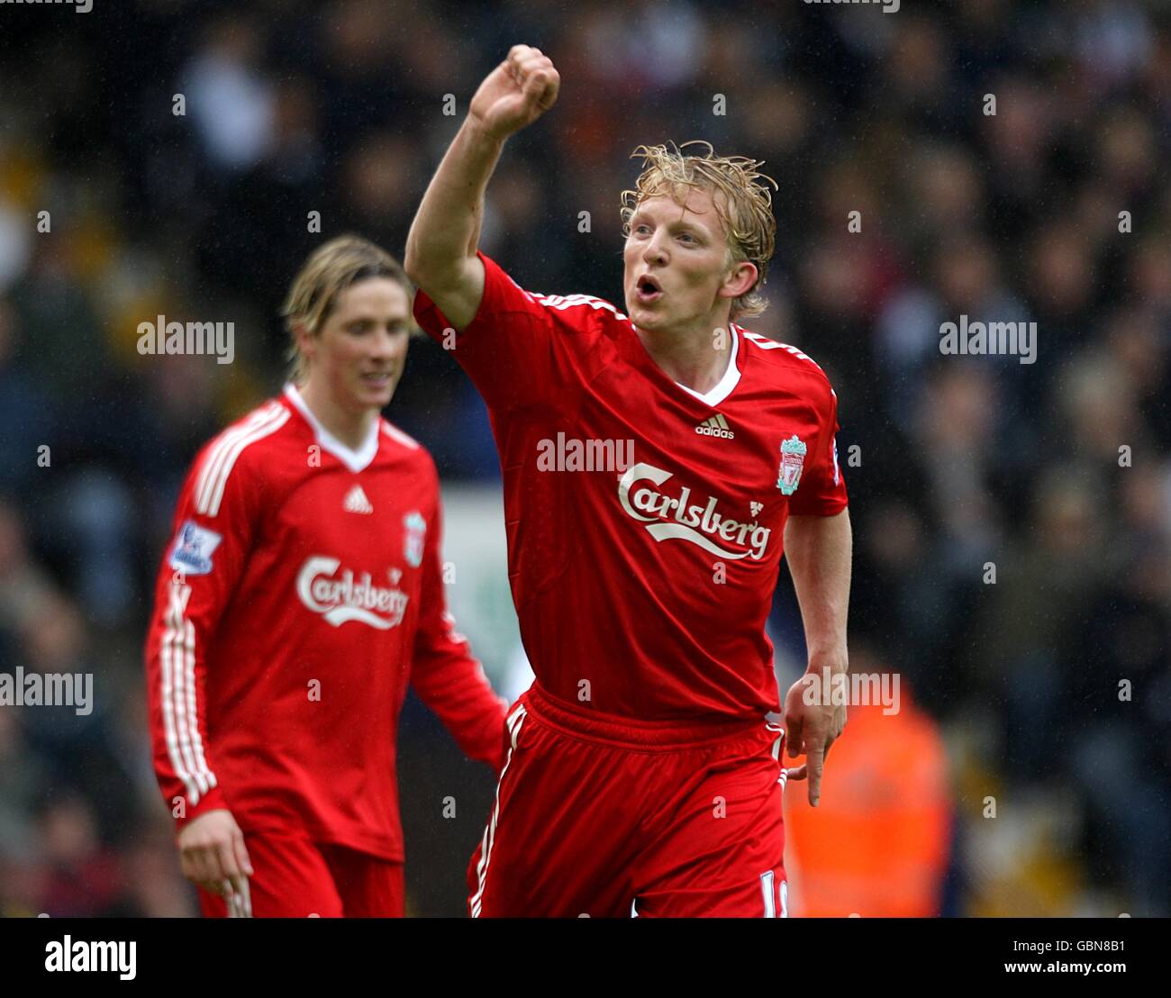 Liverpools dirk kuyt celebrates scoring his sides second goal hi-res ...