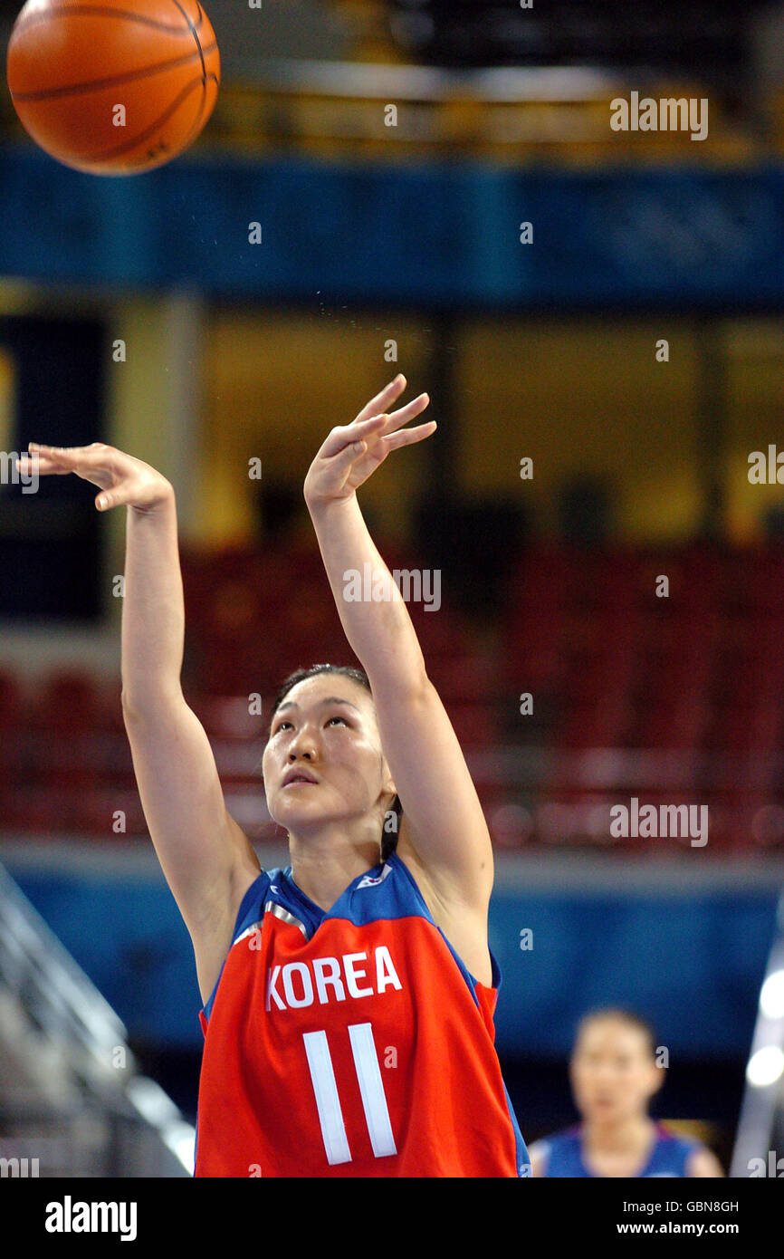 Koreas jung eun park takes a shot hi-res stock photography and images - Alamy