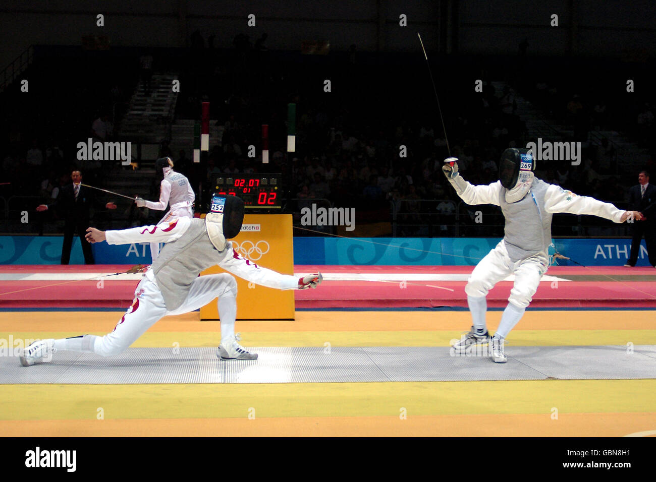 2004 athens olympics fencing hi-res stock photography and images - Alamy