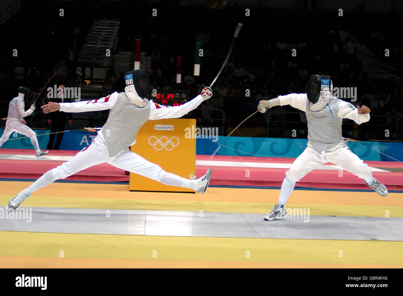2004 athens olympics fencing hi-res stock photography and images - Alamy
