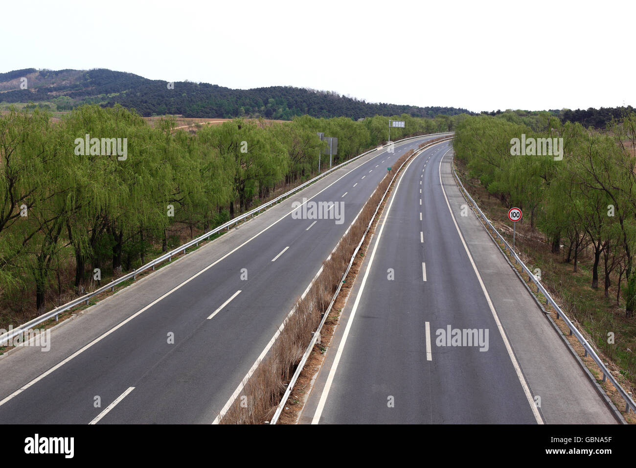 Dual two lane carriage way hi-res stock photography and images - Alamy