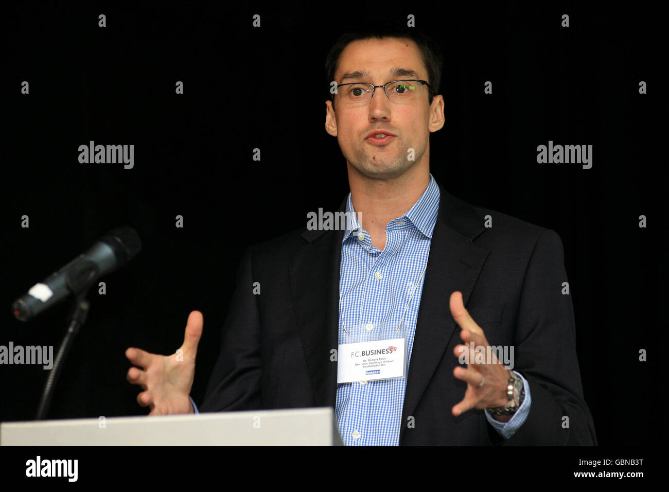 Dr richard elliott centre hi-res stock photography and images - Alamy