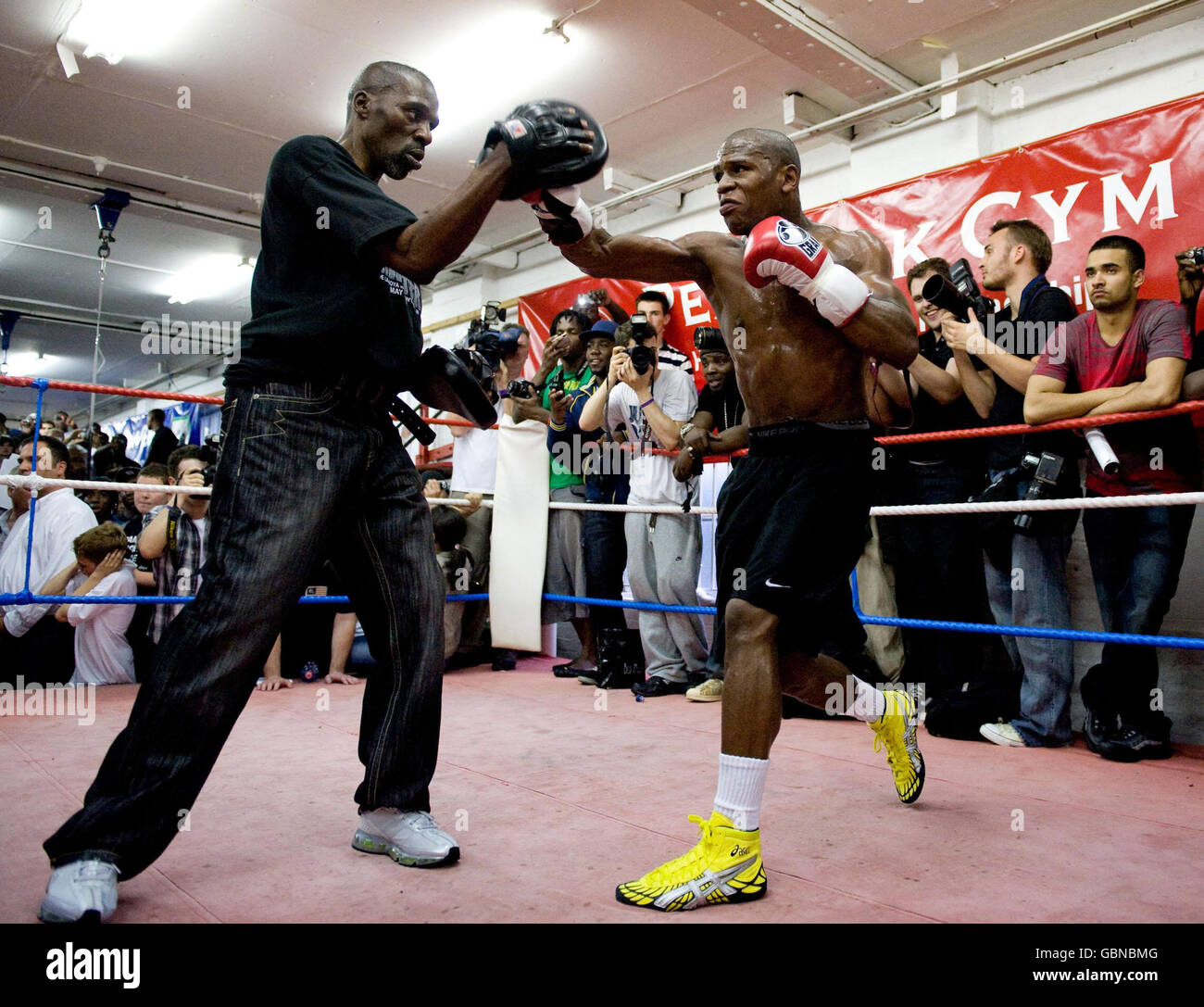 Picture by Daniel Hambury Floyd Mayweather Jnr pictured during his ...