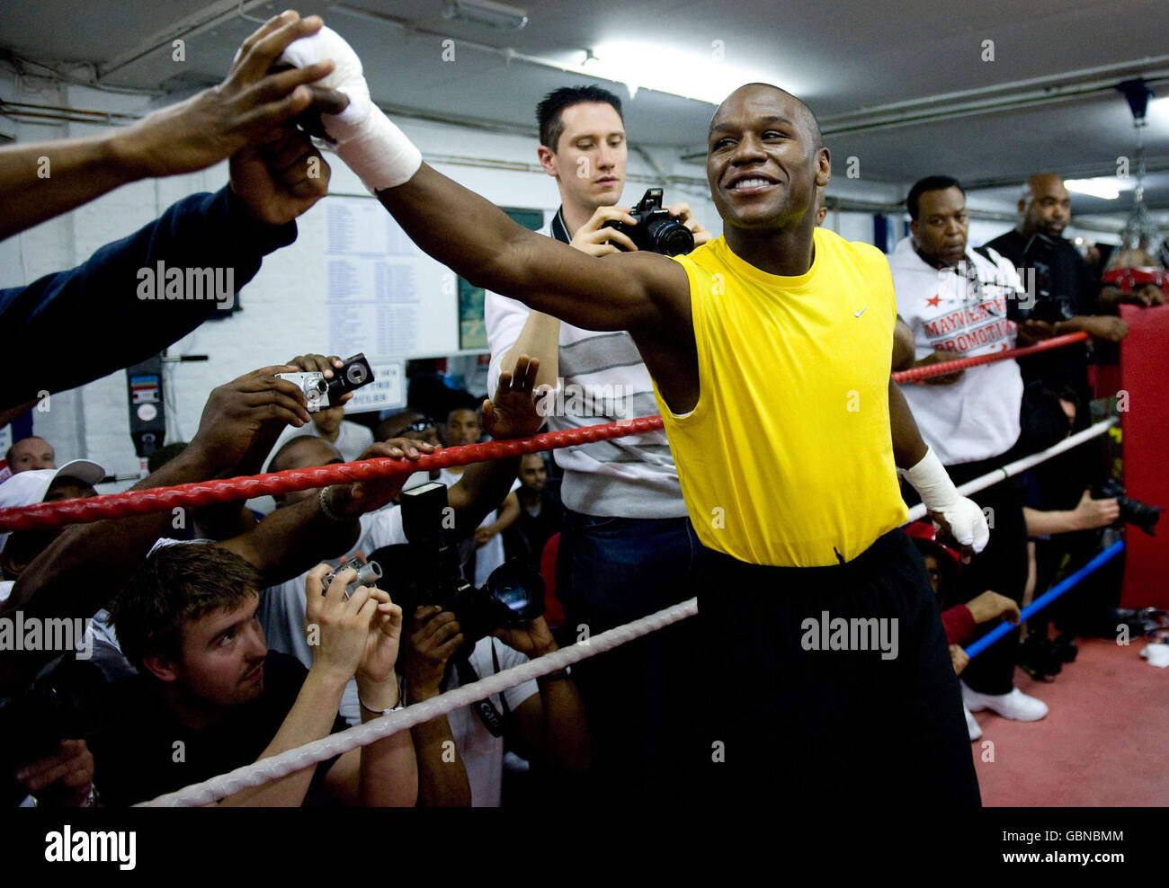 Floyd mayweather training hi-res stock photography and images - Alamy