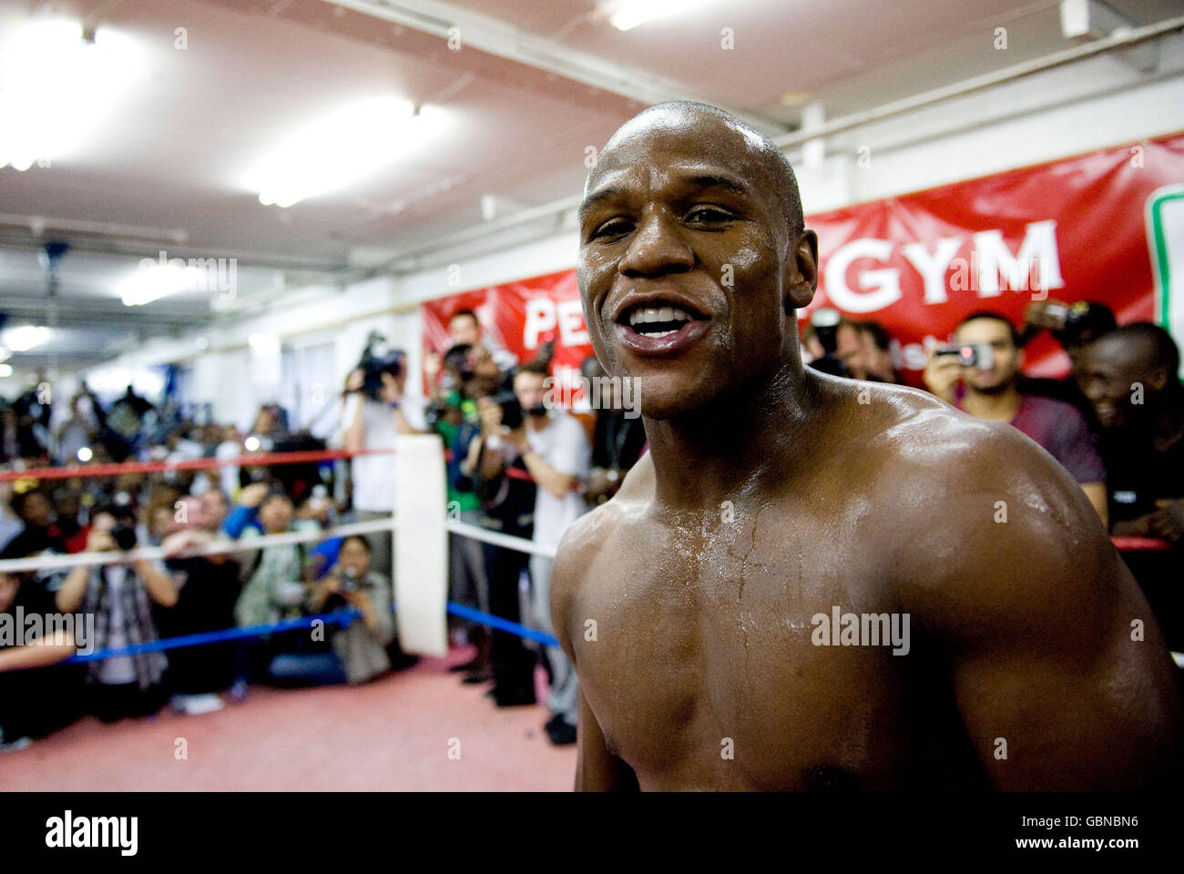Boxing - Floyd Mayweather Work Out - Peacock Gym Stock Photo - Alamy