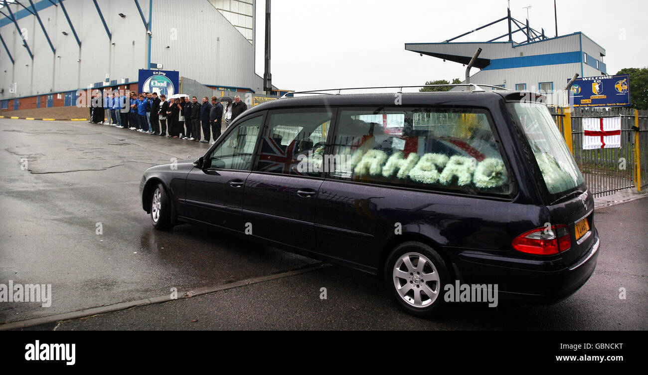 The funeral cortege of rifleman Adrian Sheldon arrives at Mansfield ...