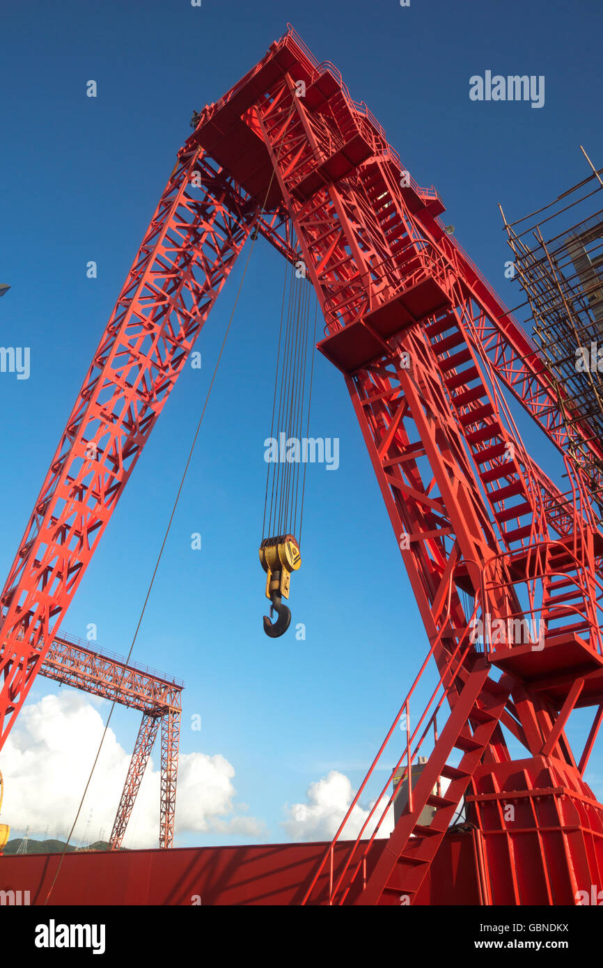 Gantry structure loading hi-res stock photography and images - Alamy