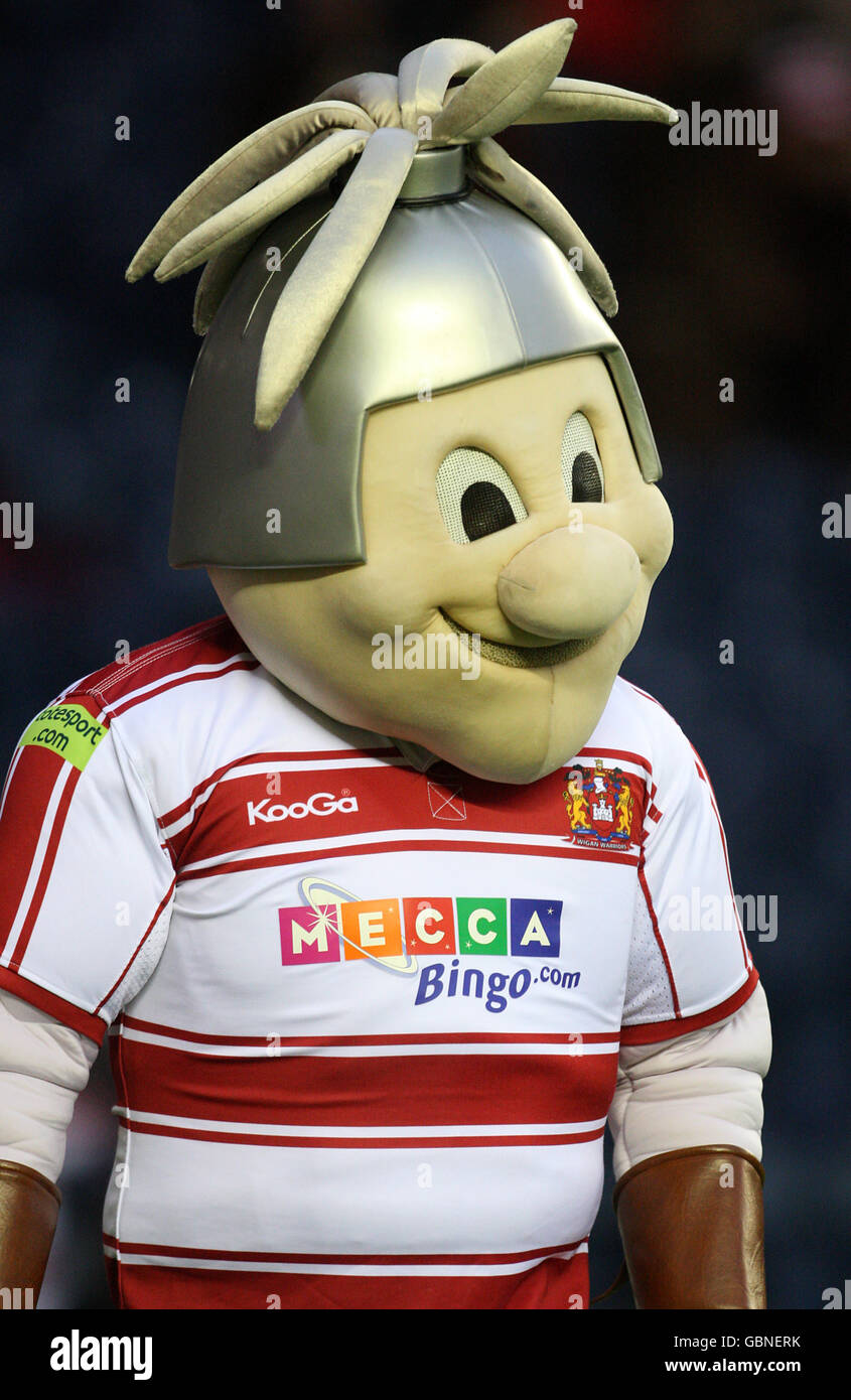 Wigan warriors mascot max hi-res stock photography and images - Alamy
