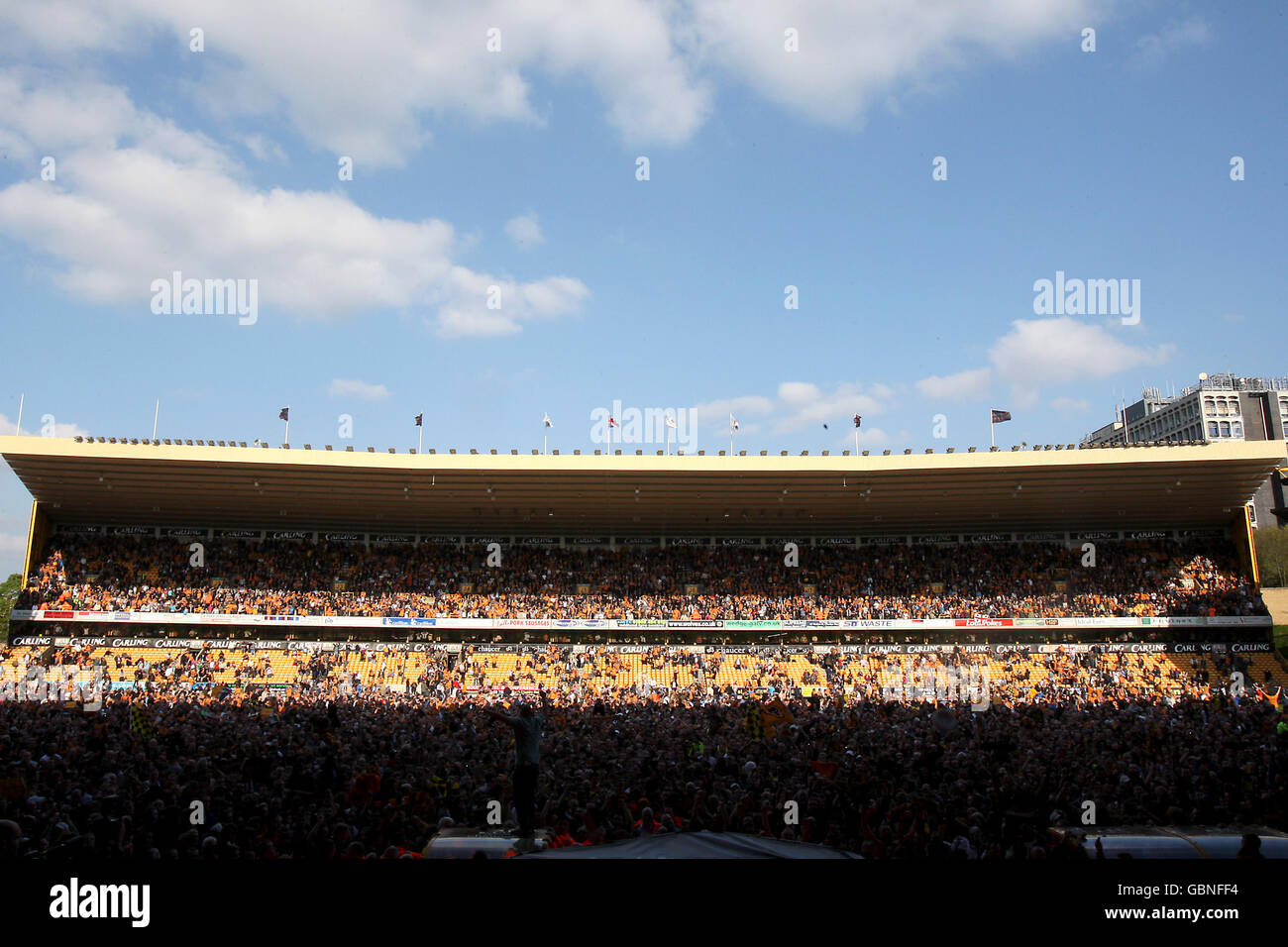 Celebrate teams promotion hi-res stock photography and images - Alamy