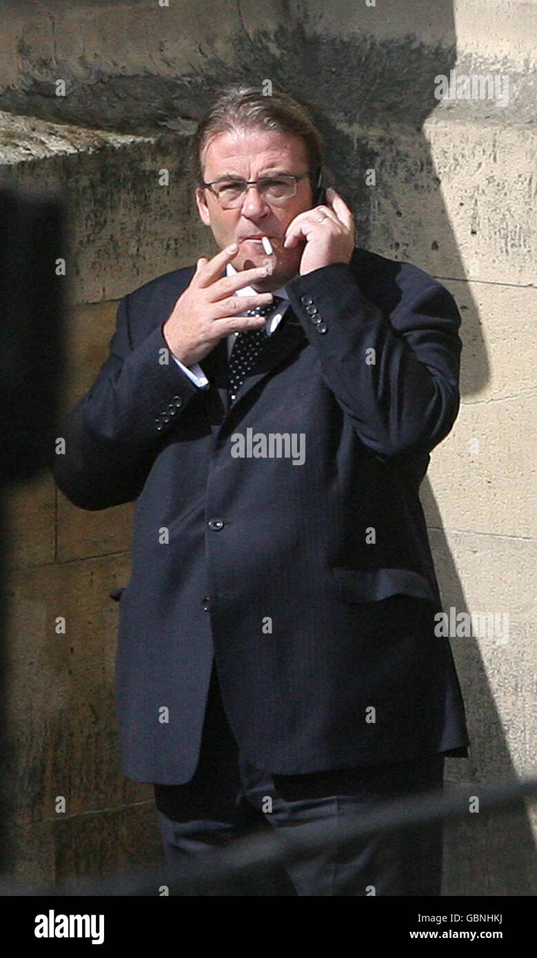 Employment expense hi-res stock photography and images - Alamy