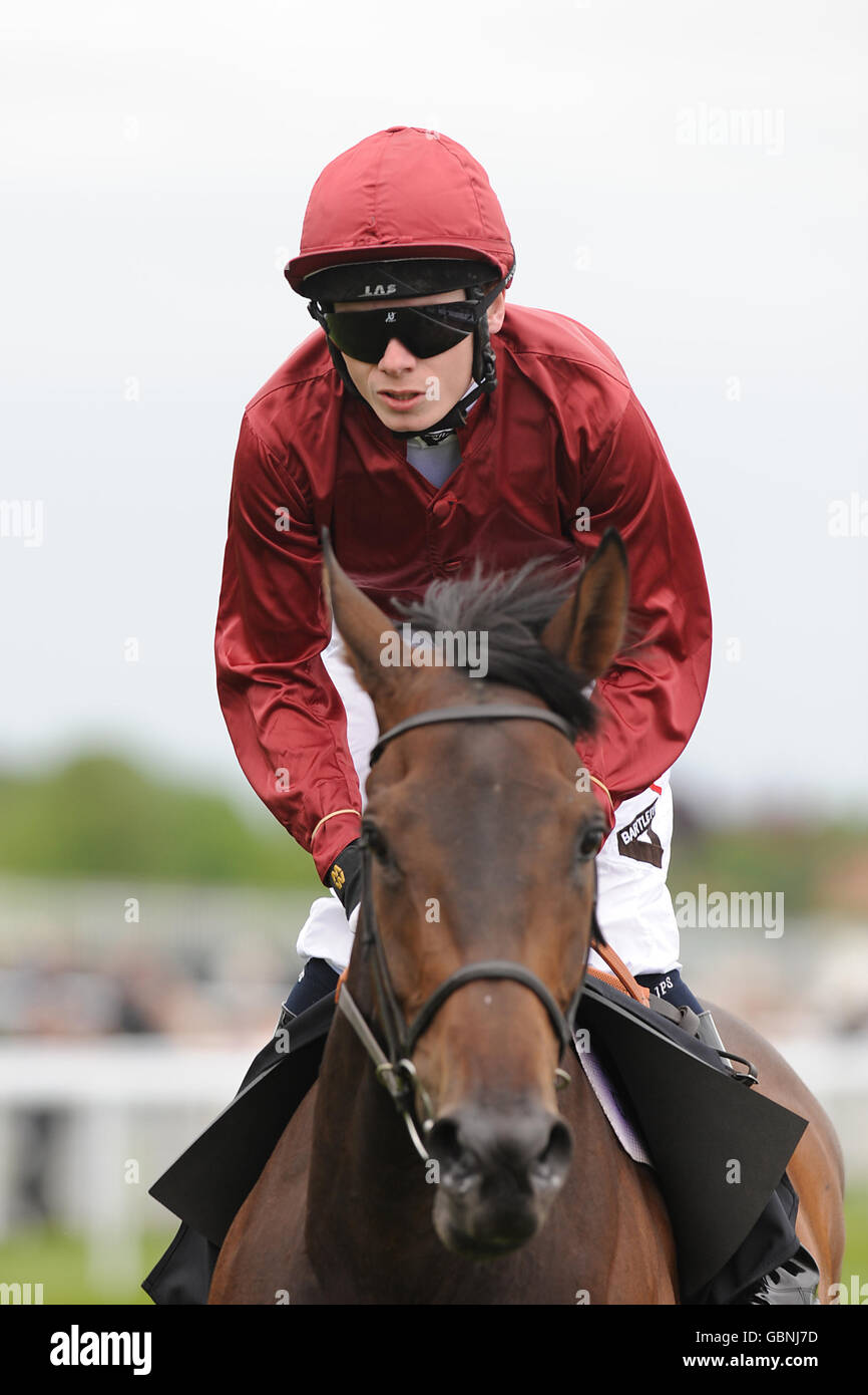 Horse racing 2009 may festival tattersalls musidora stakes york ...
