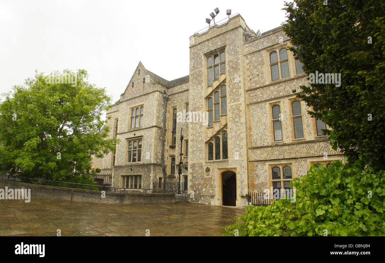 Hampshire county council buildings hi-res stock photography and images ...