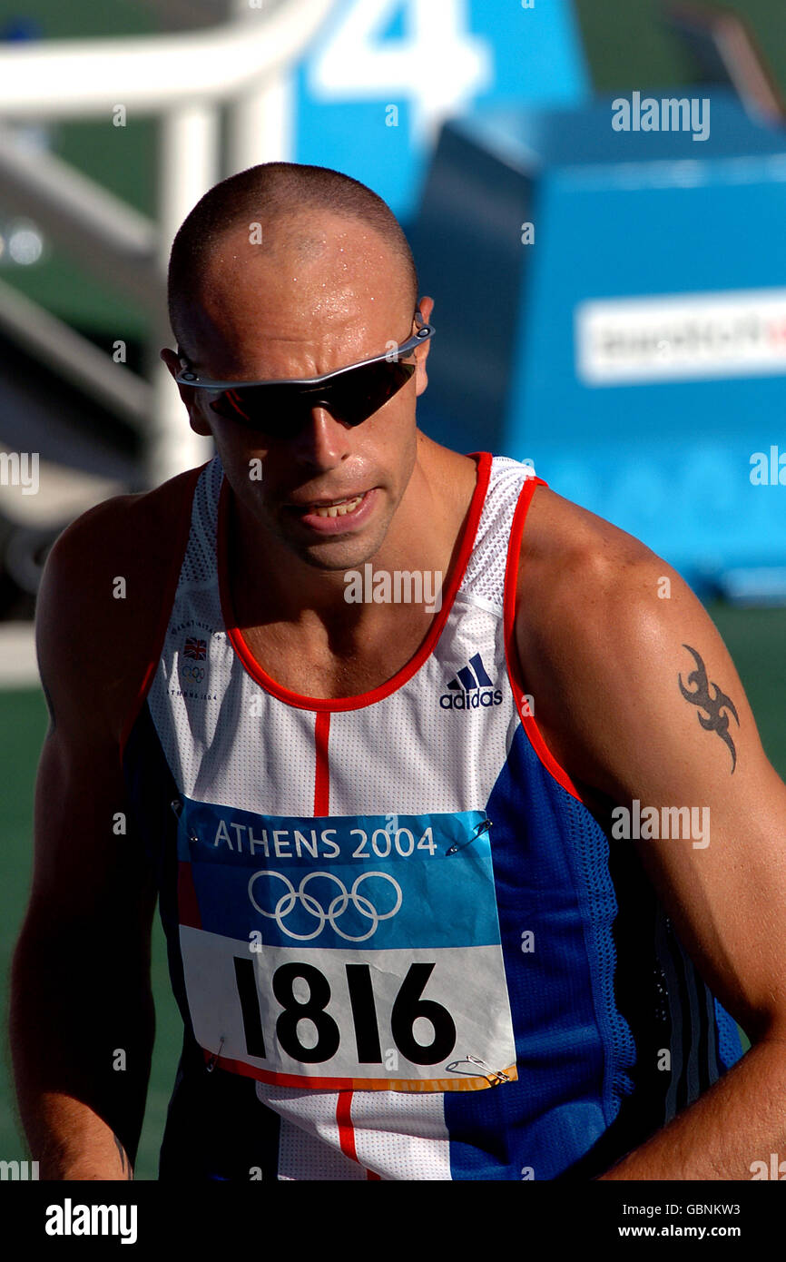 Athletics - Athens Olympic Games 2004 - Men's Decathlon - Shot Put ...