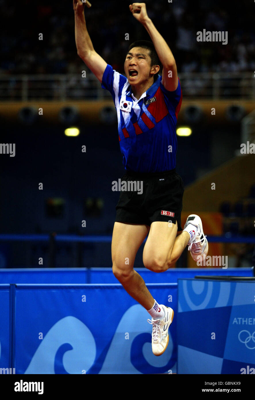 Korea's Min Seung Ryu celebrates beating China's Hao Wang Stock Photo ...
