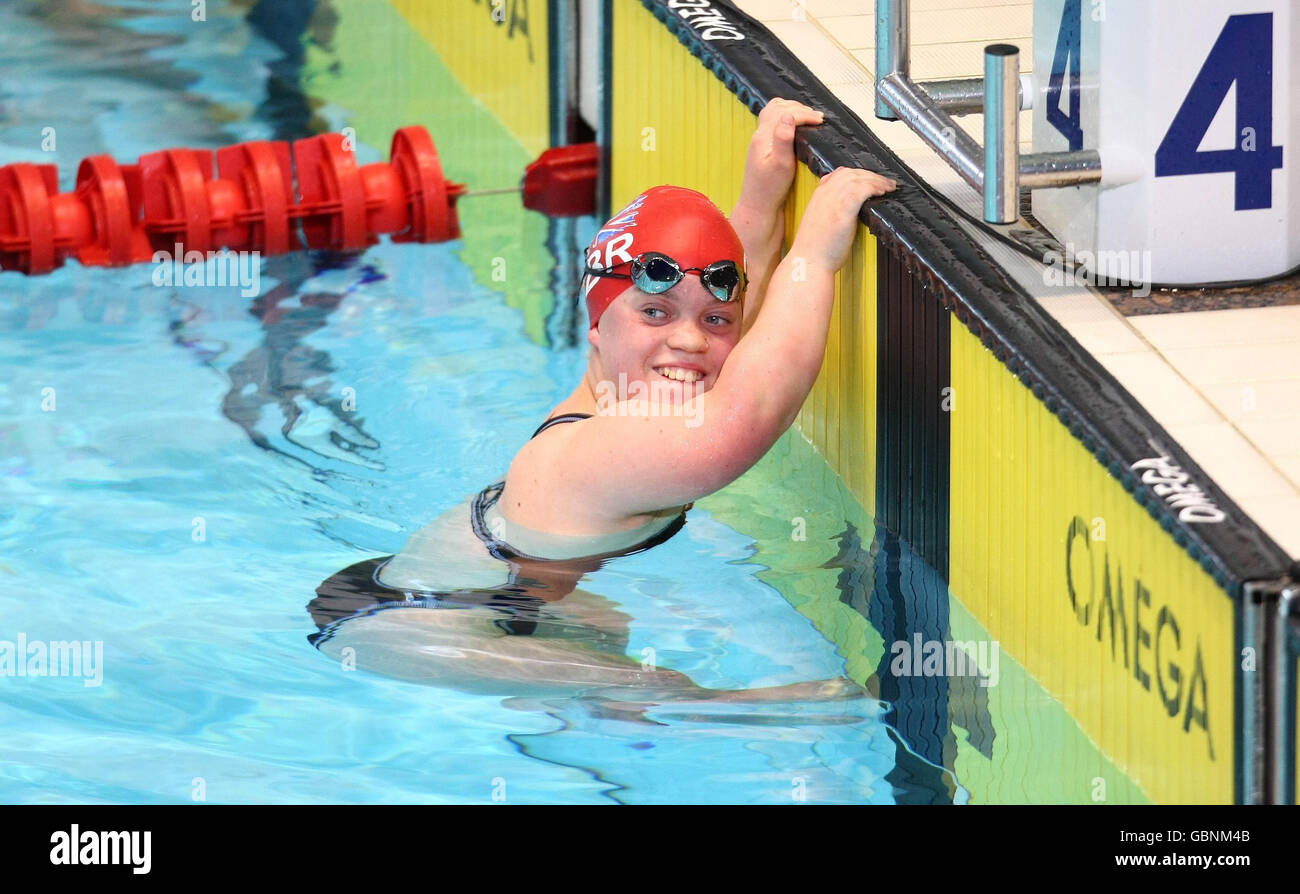 Eleanor Simmonds wins gold in the Women's 400m Freestyle during the ...