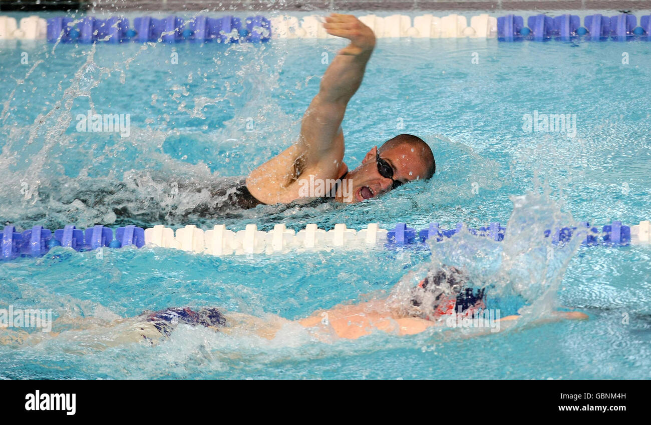 Great Britain's David Roberts wins gold and sets a new world record in ...