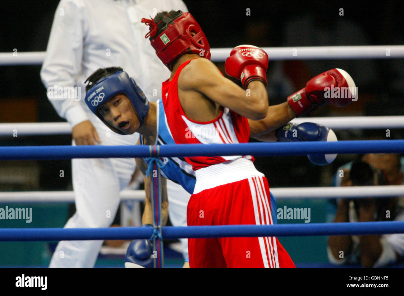 Mens light kg hi-res stock photography and images - Alamy