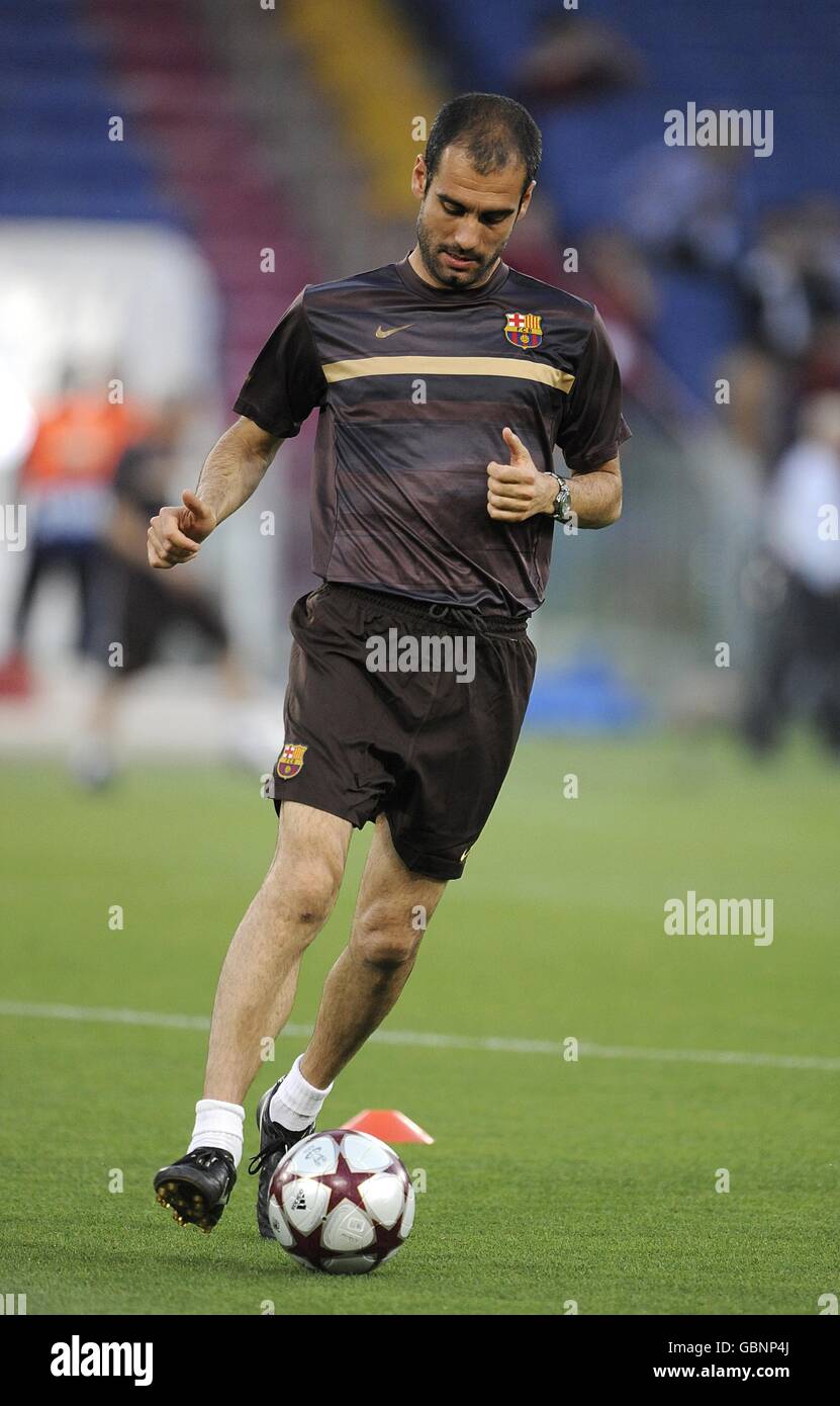 Barcelona coach pep guardiola during the training session hi-res stock ...