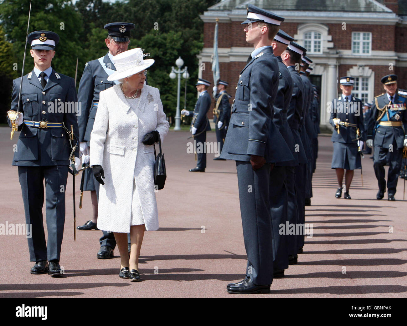 Queen Elizabeth II inspects the Graduation Squadron of the RAF Regiment ...