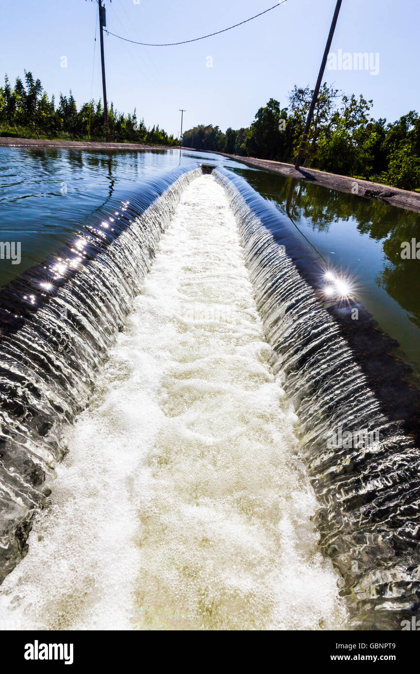 An irrigation canal in the San Joaquin Valley of California near ...