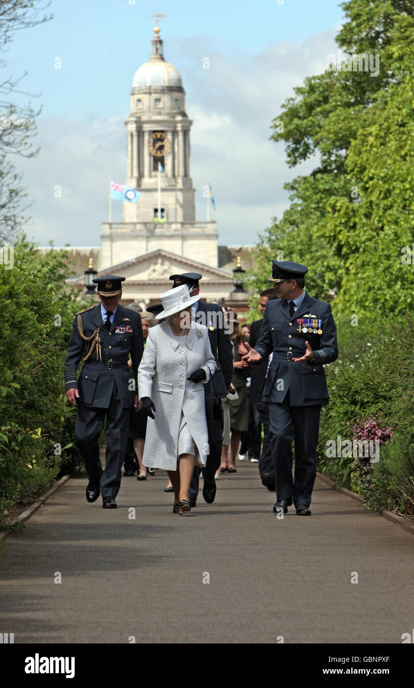 Queen elizabeth ii the duke of edinburgh at raf cranwell hi-res stock ...