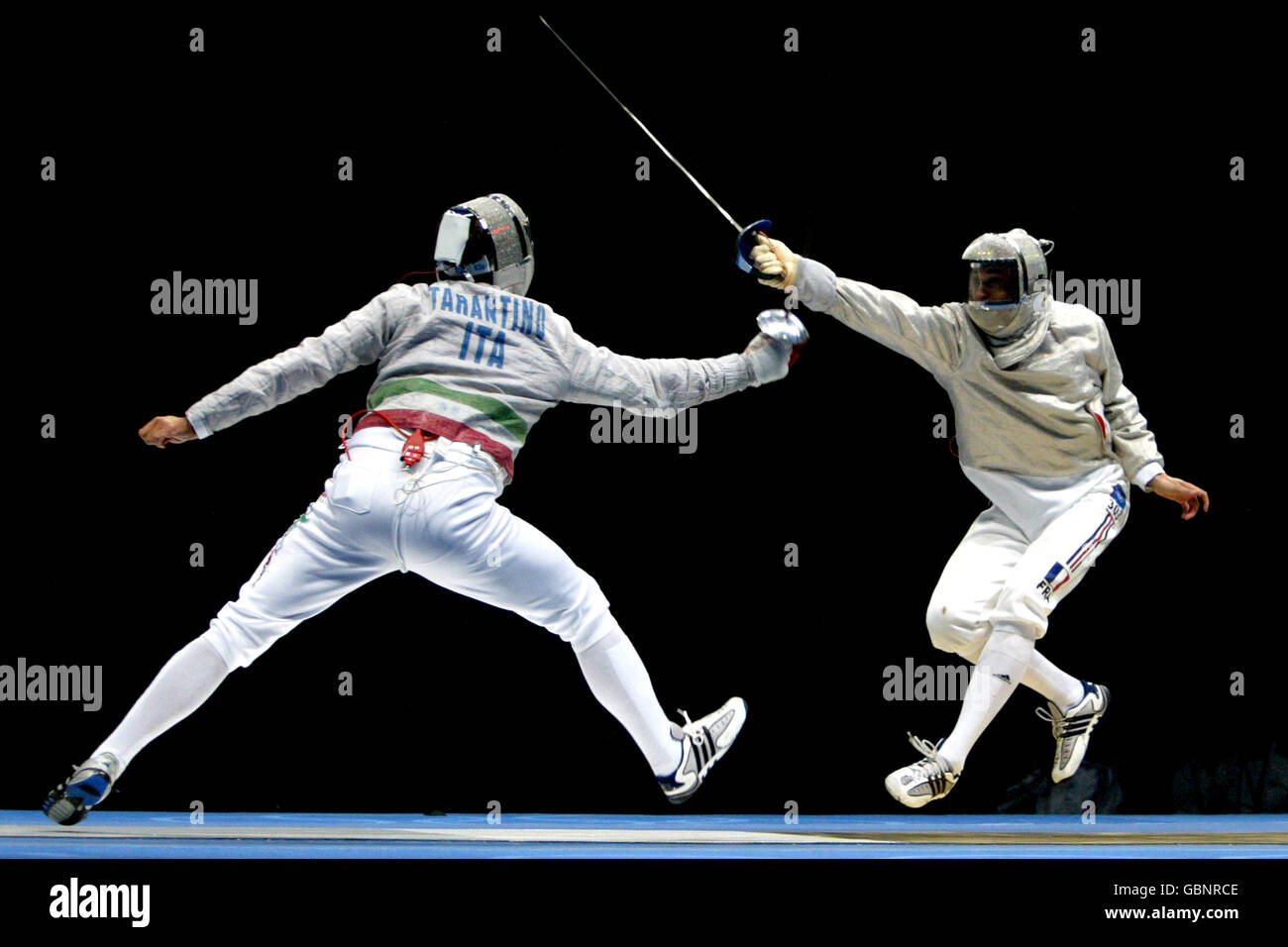 2004 athens olympics fencing hi-res stock photography and images - Alamy