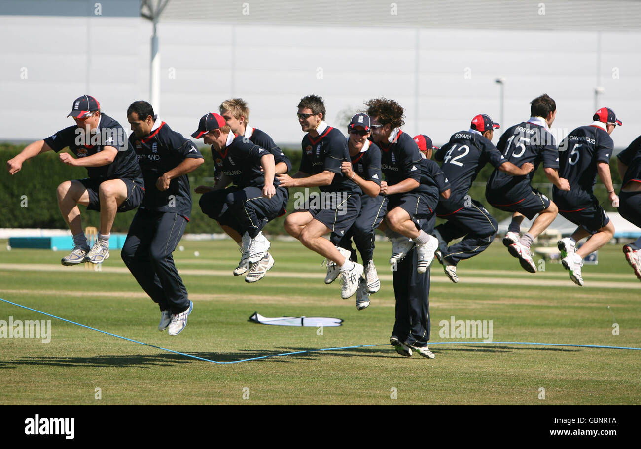Cricket warm up practice full length hi-res stock photography and ...