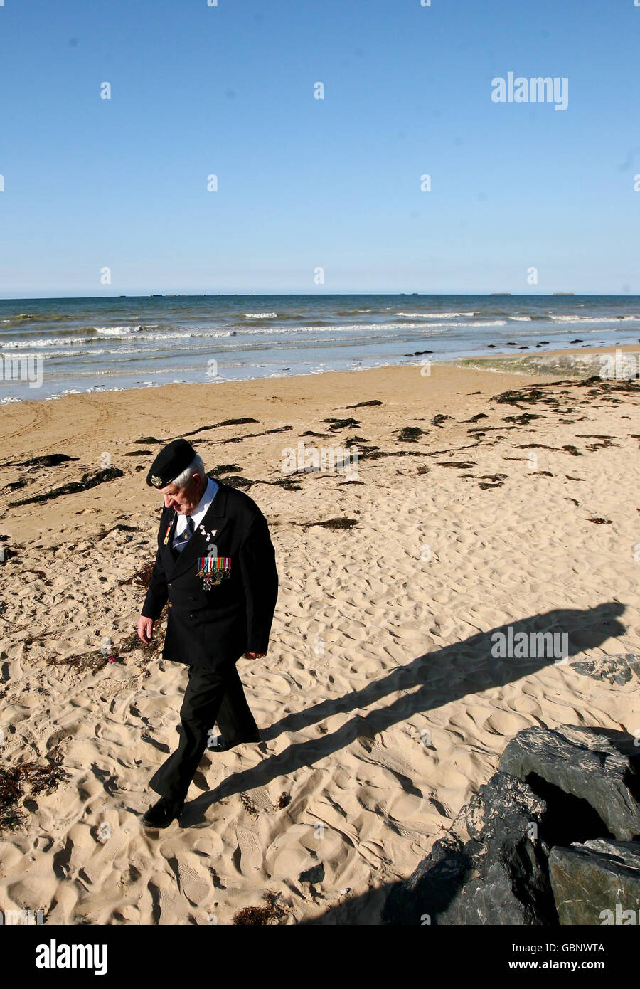 D day veteran george taylor hi-res stock photography and images - Alamy
