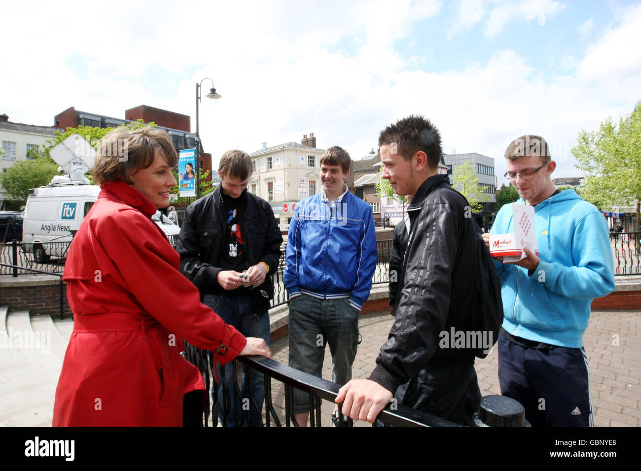 Broadcaster Esther Rantzen meets the public in Park Square, Luton ...