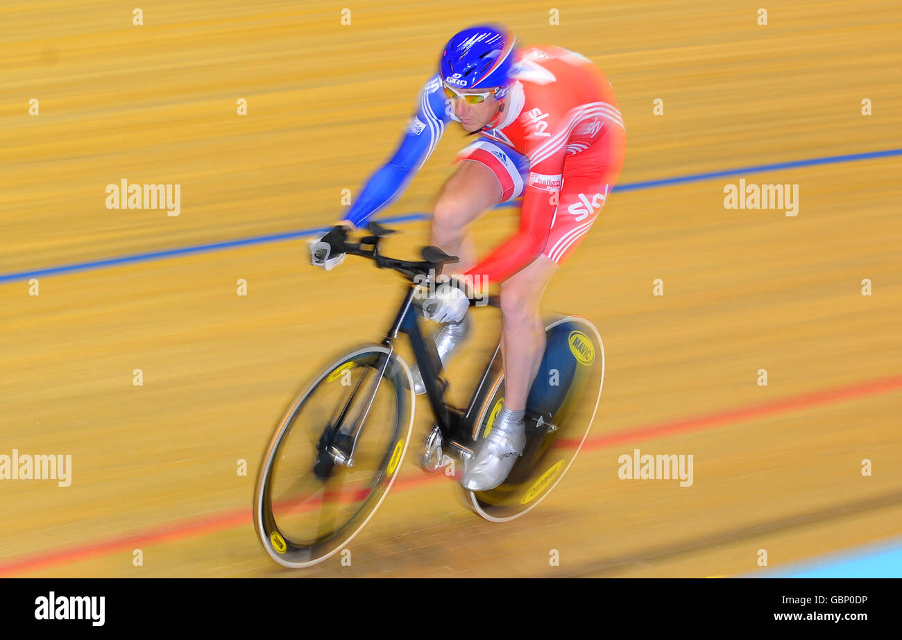 Paralympics sponsor cycling bike hi-res stock photography and images ...