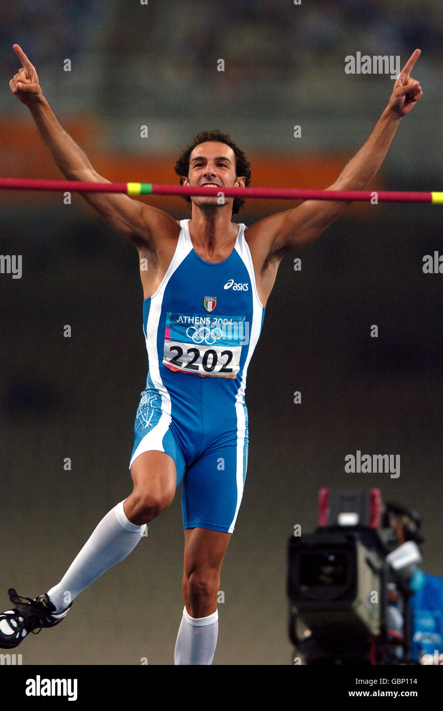 Mens high jump qualification hi-res stock photography and images - Alamy