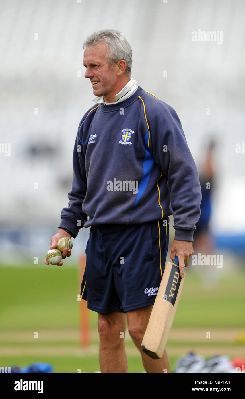 Durham director of cricket geoff cook hi-res stock photography and ...