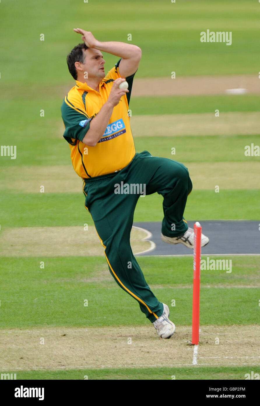 Cricket mark ealham hi-res stock photography and images - Alamy