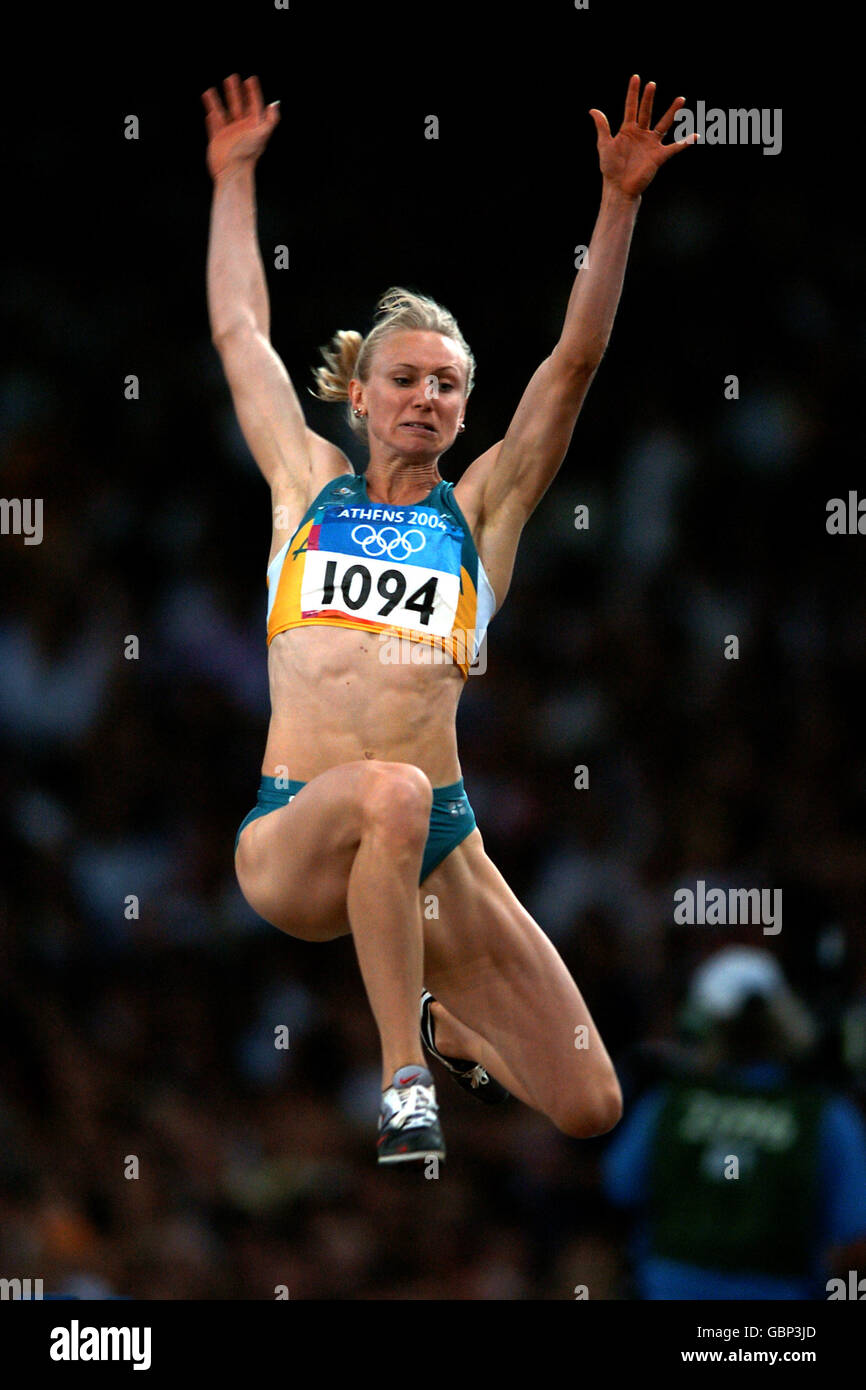 Australias bronwyn thompson in action hi-res stock photography and ...