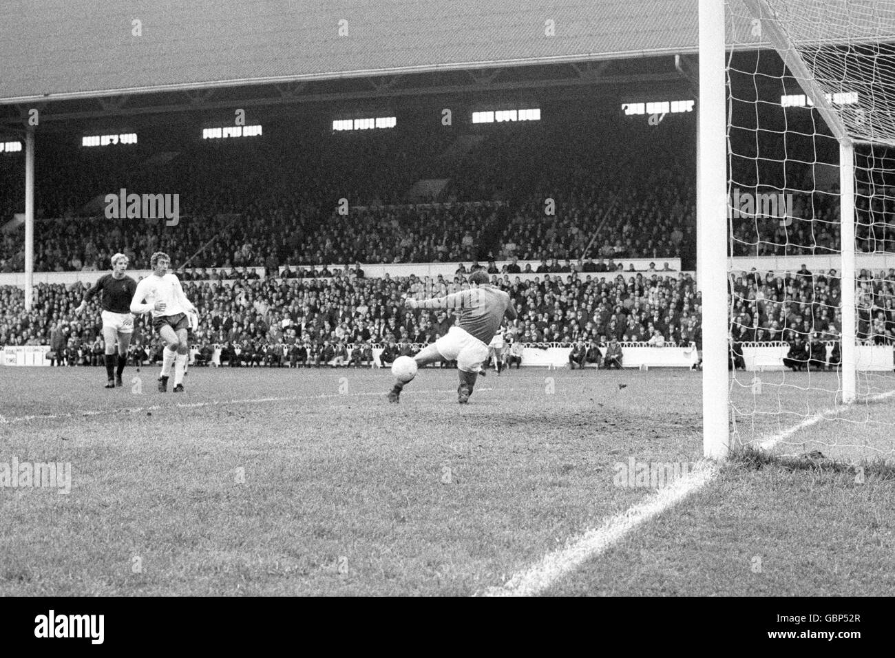 Chivers hi-res stock photography and images - Alamy