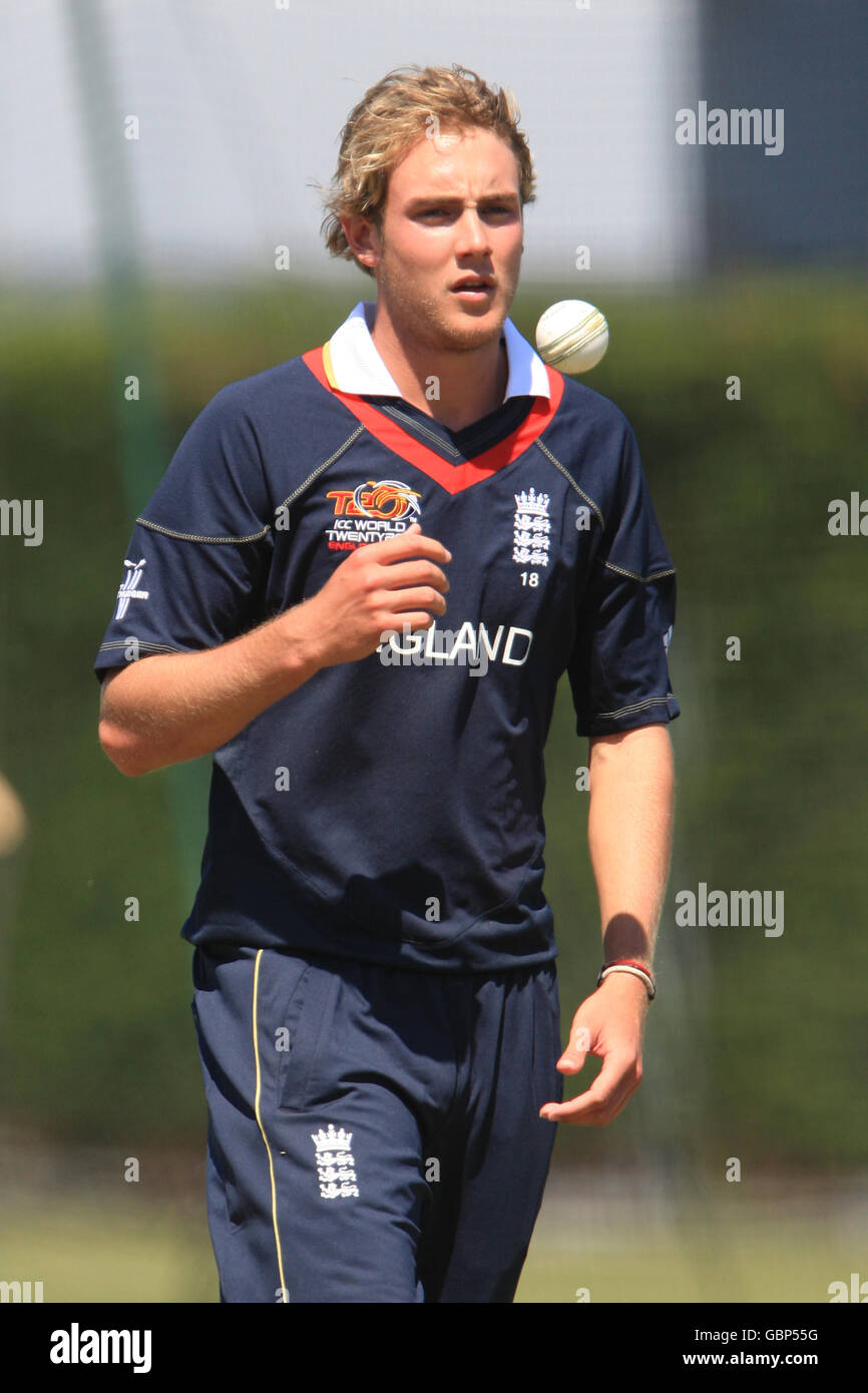 Cricket half length mid top training top hi-res stock photography and ...