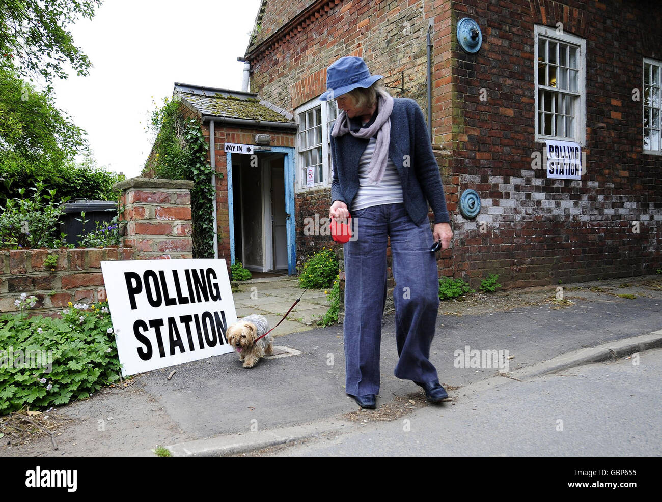 Taking a vote room hi-res stock photography and images - Alamy