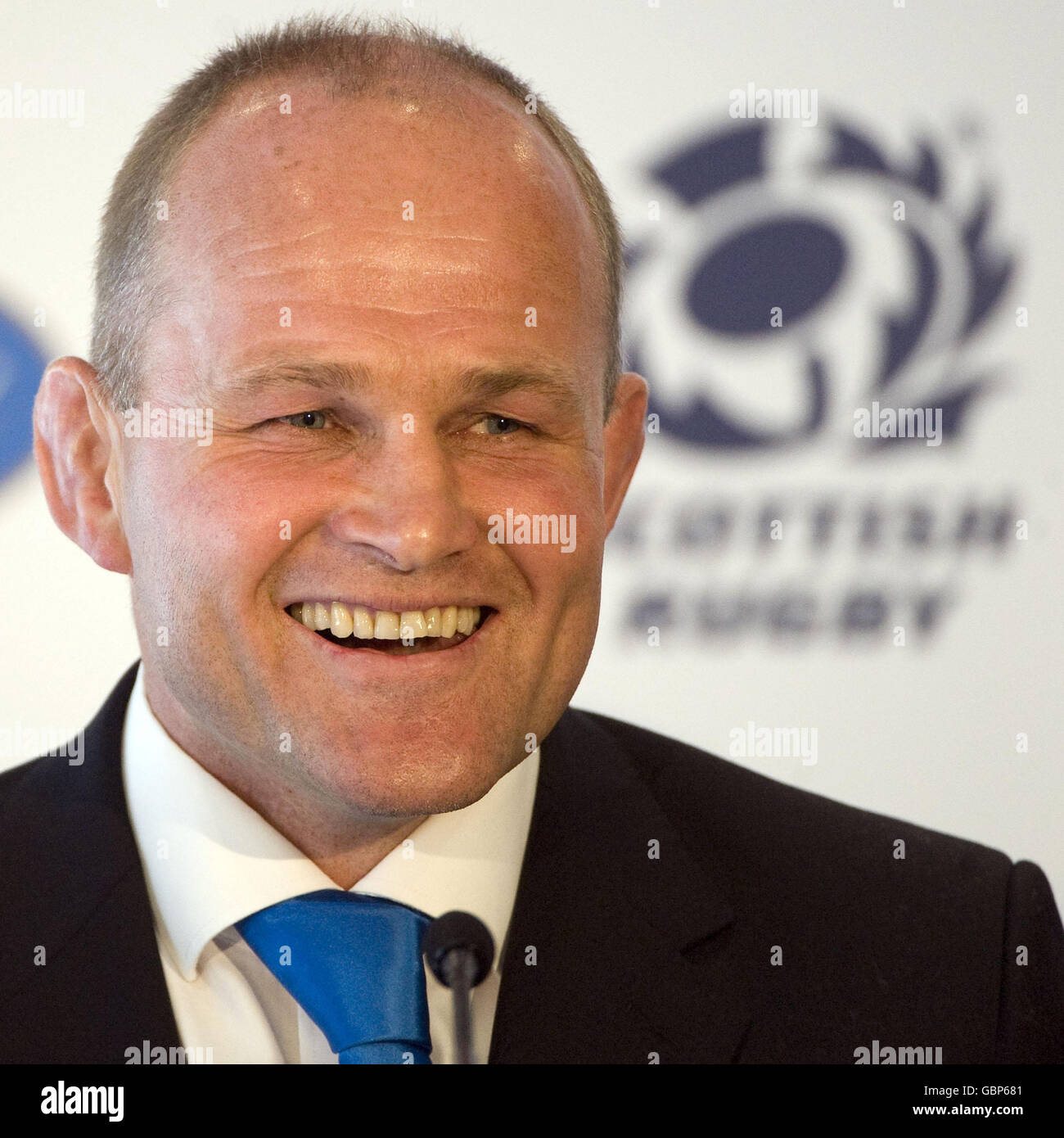 Sport rugby union head head shot andy robinson hi-res stock photography ...