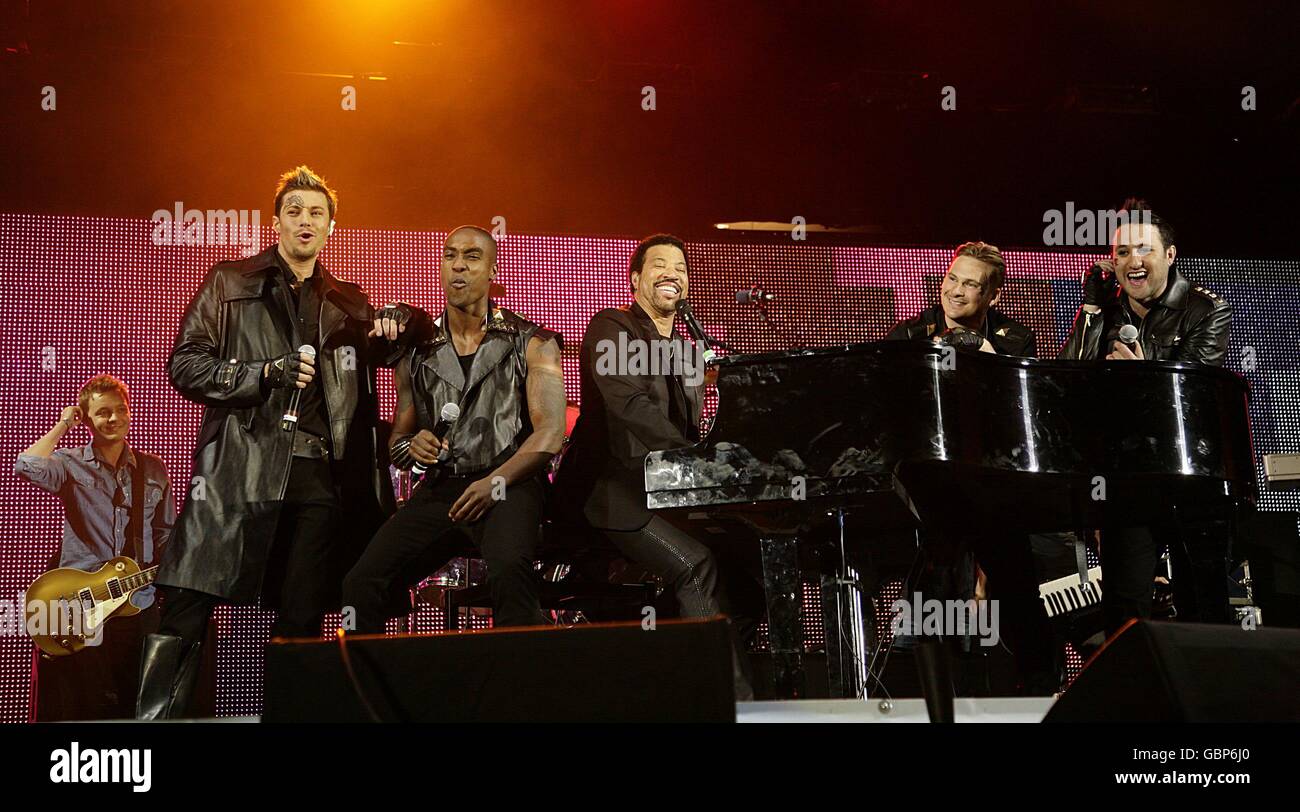 Boyband Blue (from left to right) Duncan James, Simon Webbe, Lee Ryan ...