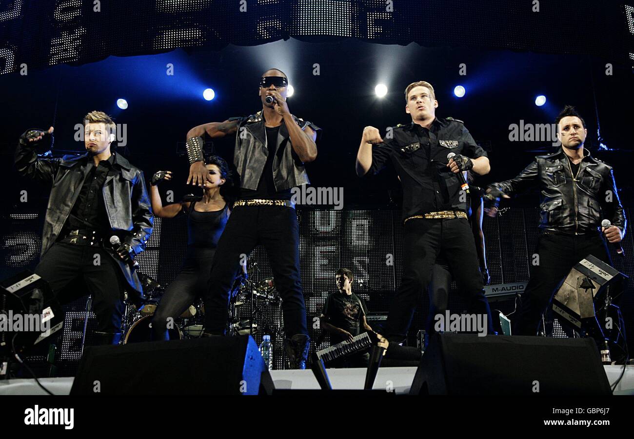 Boyband Blue (from left to right) Duncan James, Simon Webbe, Lee Ryan ...
