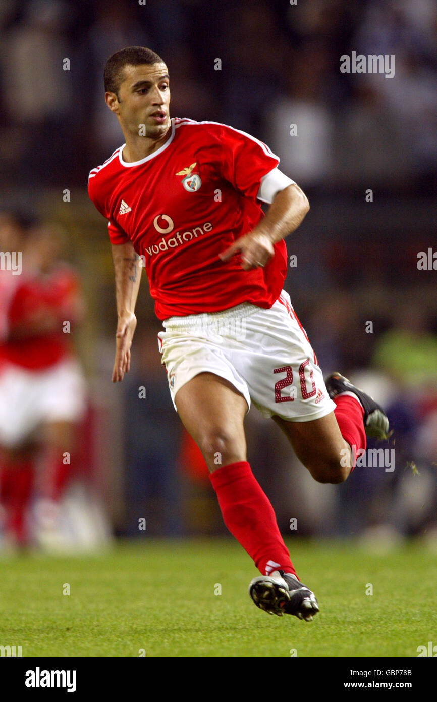 Simao sabrosa benfica hi-res stock photography and images - Alamy