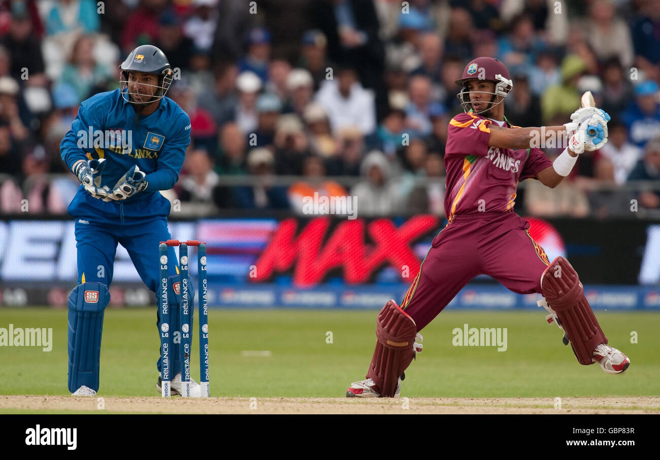 Cricketer cut out hi-res stock photography and images - Alamy