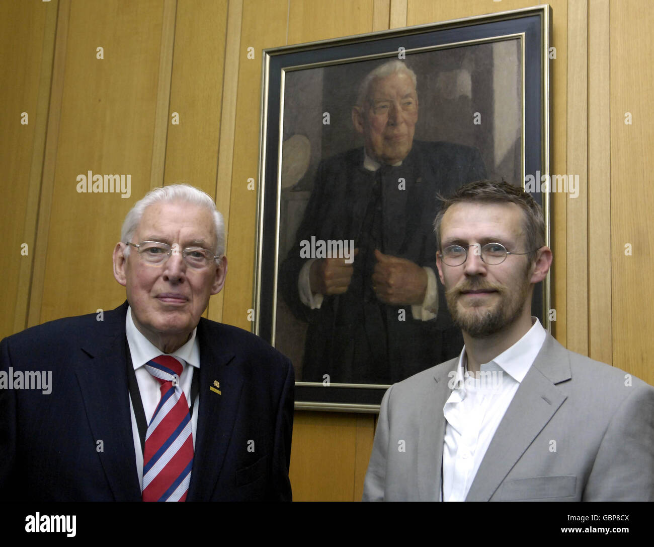 Ian Paisley MP portrait unveiled Stock Photo - Alamy