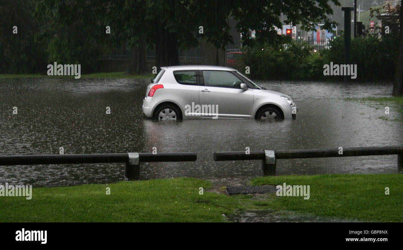 Torrential rain storm hi-res stock photography and images - Alamy