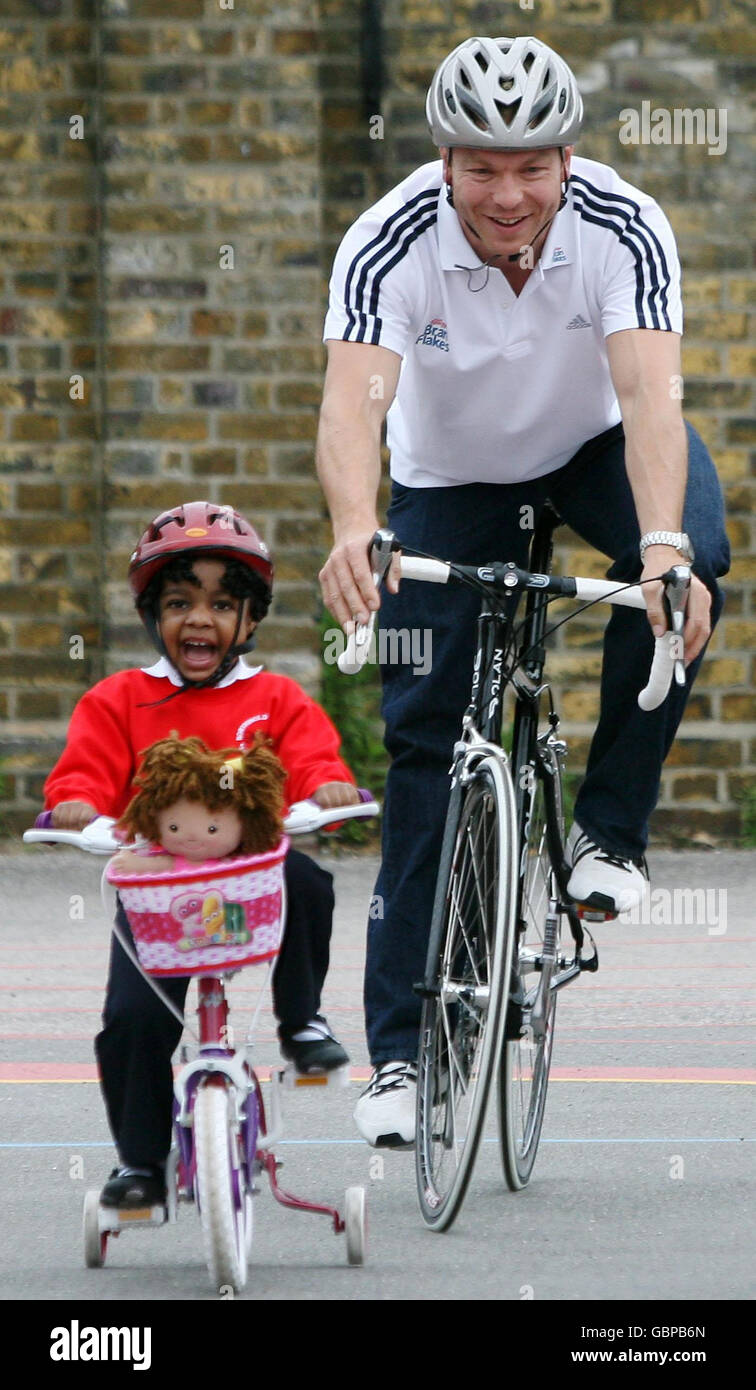 Sir Chris Hoy pictured with with Rohanna (3) launches a nationwide ...